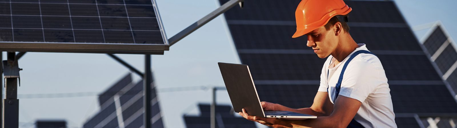 Smart Solar Monitoring Systems - Real-Time Performance Tracking